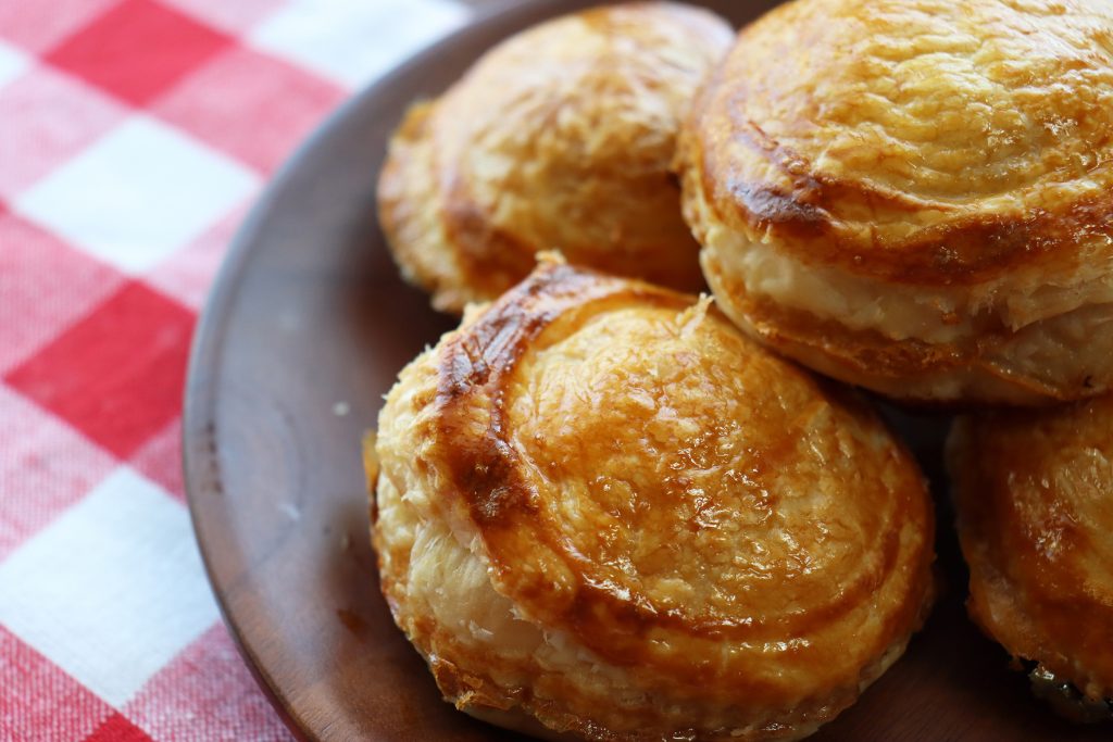 Vietnamese Pâté Chaud (Bánh Patê Sô) - Vietnamese Food Recipes