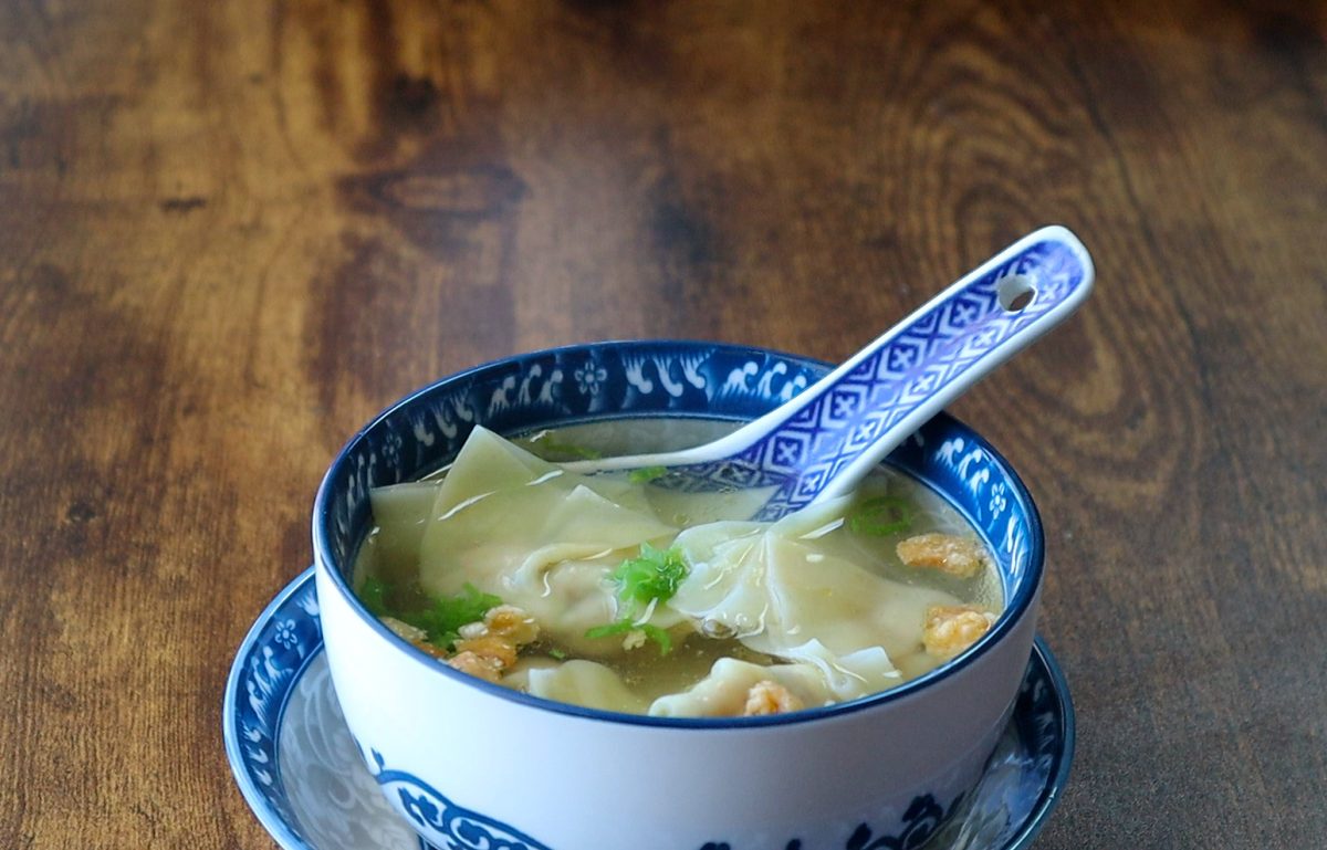 Wonton Soup (Súp Hoành Thánh) - Vietnamese Food Recipes