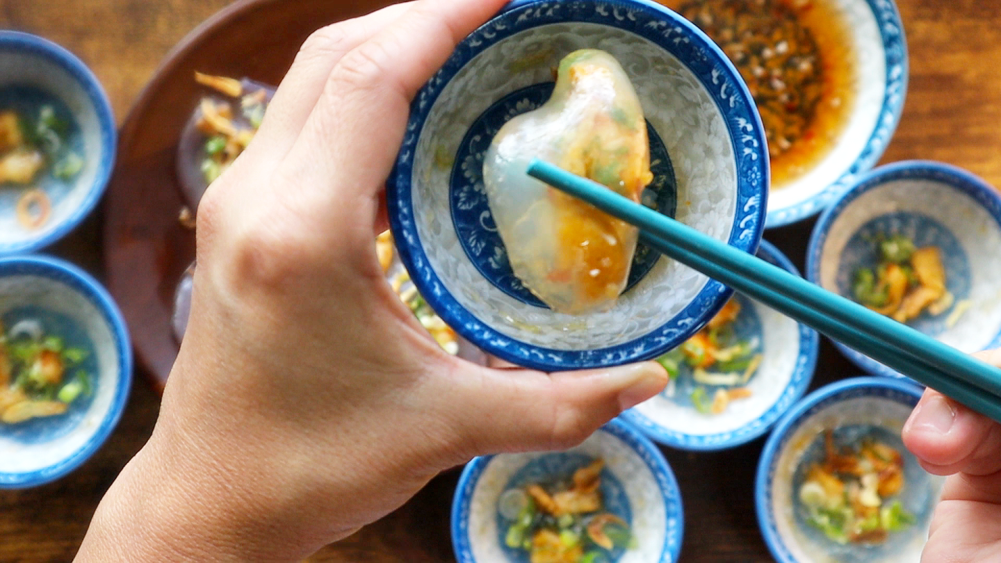 Vietnamese Steamed Tapioca Dumplings (Bánh Bột Lọc) - Vietnamese Food ...